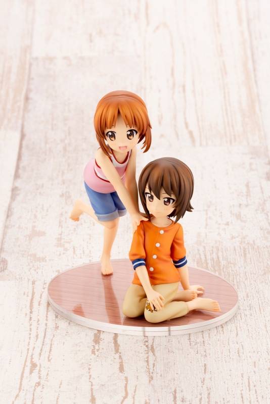 Figure Dou: Girls und Panzer - Nishizumi Maho & Nishizumi Miho 1/7 (10 ...