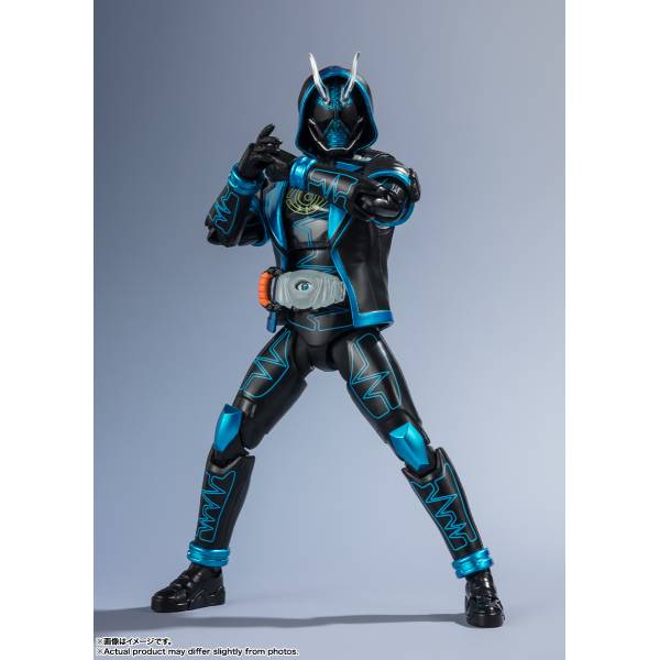 S.H.FIGUARTS: Kamen Rider Ghost - Kamen Rider Specter (Heisei ...