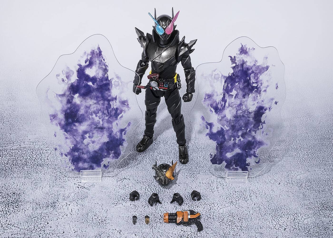 S.H.FIGUARTS: Kamen Rider Build - Rabbit Tank Hazard Form (Heisei ...